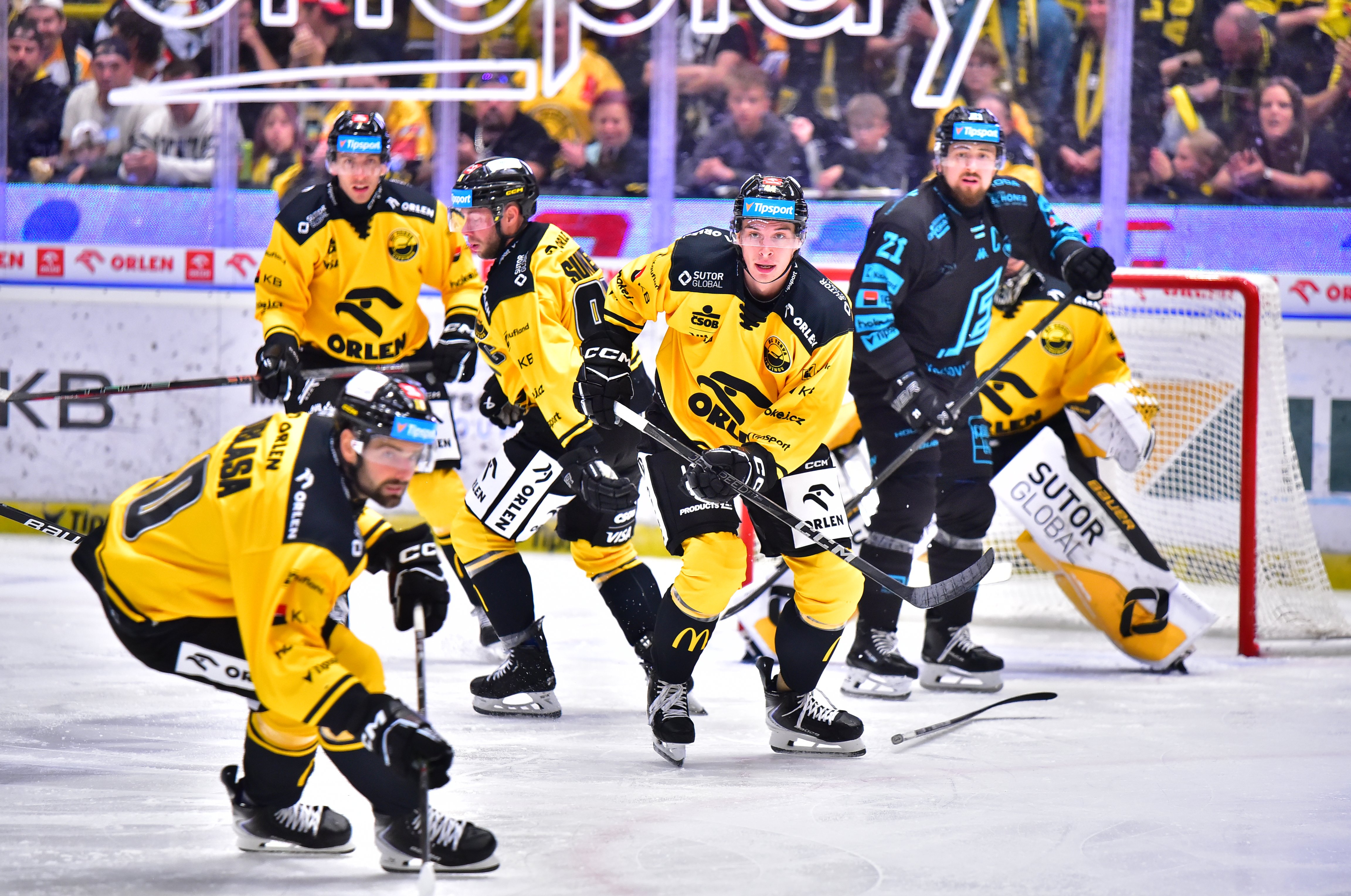 Verva v domácí premiéře vyšla střelecky naprázdno a padla s Vary | HC ...